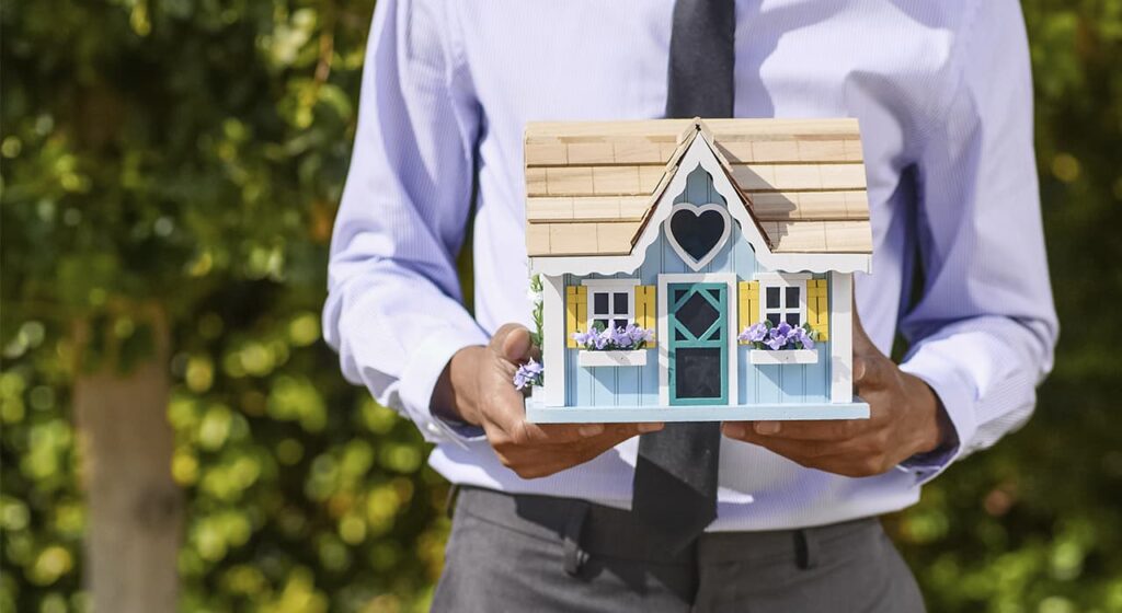 Real estate management models - Lord 2Solution Land